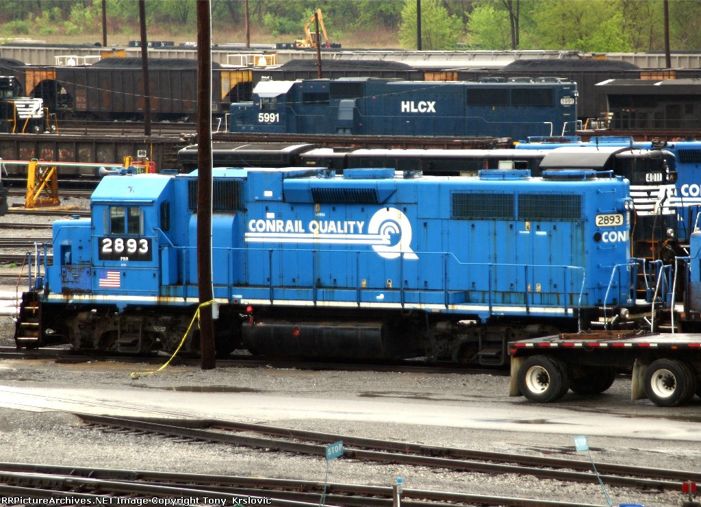 NS 2893 GP38 still in Conrail Blue